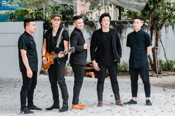 Alexander Tú “lôi kéo” Thanh Bùi tham gia MV mới