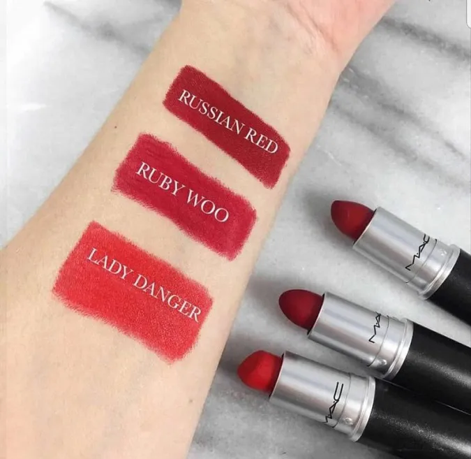 Son MAC Ruby Woo 707 – huyền thoại son đỏ của MAC