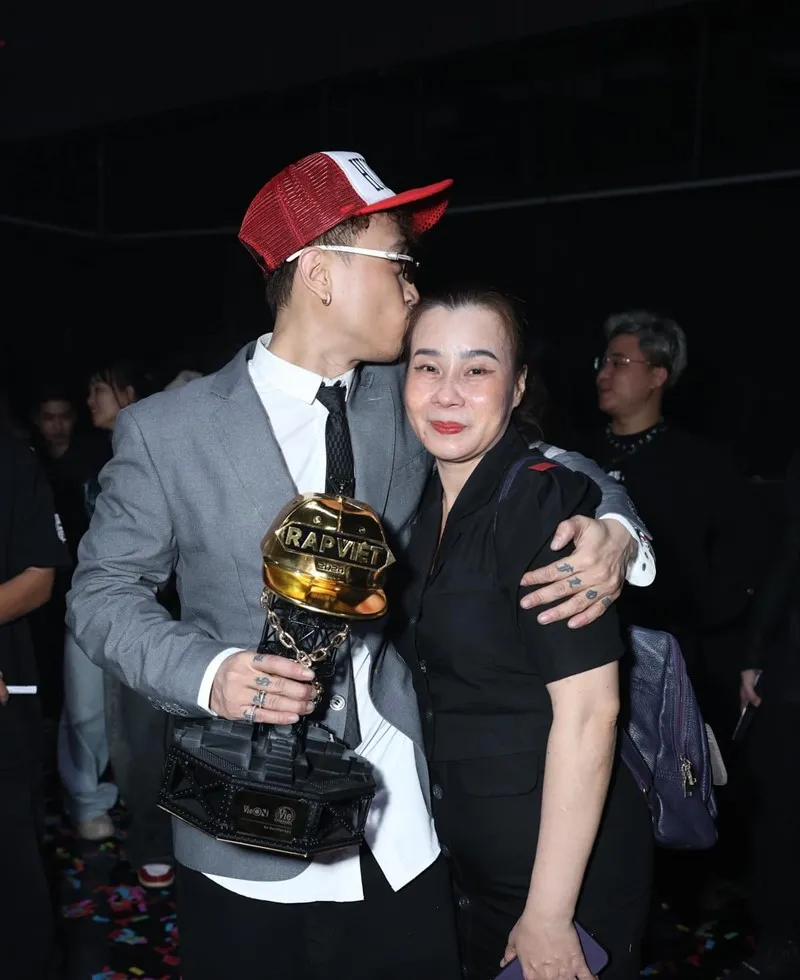 Hustlang Robber: "vị thuyền trưởng" cứu tinh của Rap Việt mùa 4