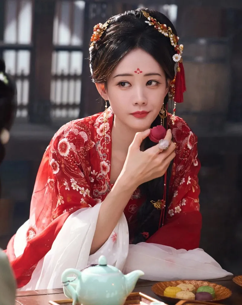 Thư Quyển Nhất Mộng có giúp diễn viên “thể hàn” Lý Nhất Đồng thoát kiếp nữ chính không ai nhớ?