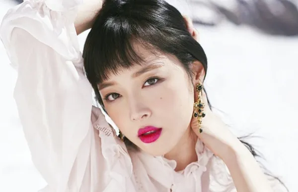 Nữ ca sĩ Sulli là ai?