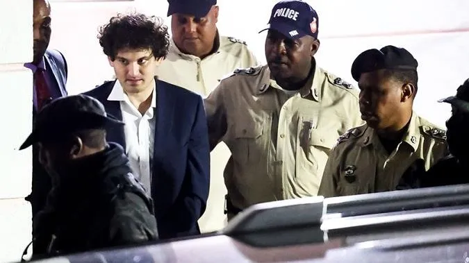 Ba nhóm chiến dịch tranh cử hàng đầu Đảng Dân chủ Mỹ tính chuyện trả ...