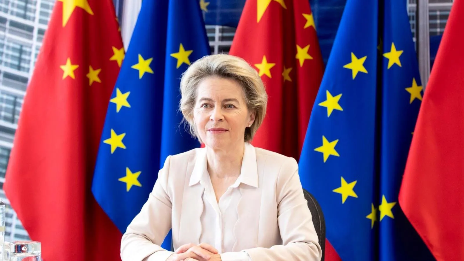 Chủ tịch Ủy ban châu Âu: EU không đủ khả năng "tách rời" với Trung Quốc